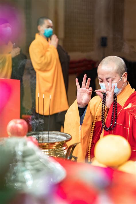 释迦牟尼佛成道祝圣法会圆满祈愿佛光护佑世界和平众生安乐 上海玉佛禅寺