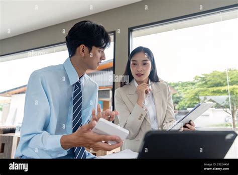 Collaborative Strategy Session Indoor Relaxed Space Business Meeting Engaging Viewpoint