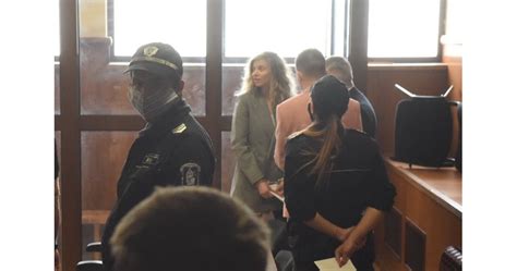 Съдът решава дали да пусне ЛиЛана от ареста