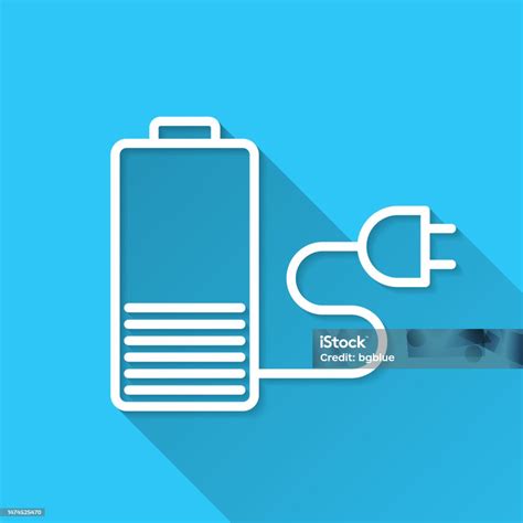 배터리 충전 파란색 배경에 아이콘 긴 그림자가 있는 평면 디자인 리튬에 대한 스톡 벡터 아트 및 기타 이미지 리튬 배터리 전원 3차원 형태 Istock