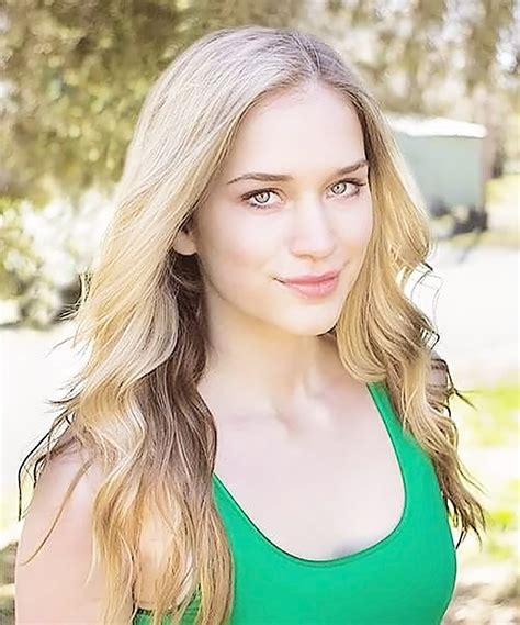 Elizabeth Lail Nude And Topless Pics And Sex Scenes Scandal Planet