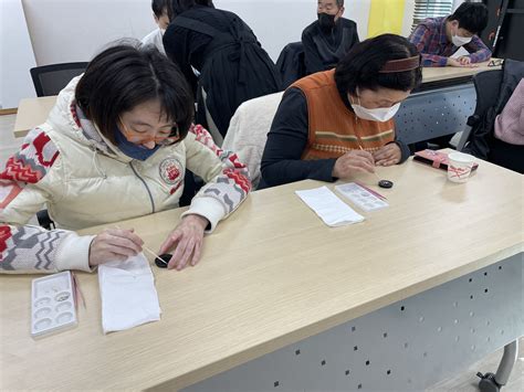 천안시누리별장애인종합복지관 천안시누리별장애인종합복지관 누누공방 프로그램 레진아트 활동 1 31 화