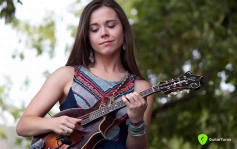 How To Play B Minor Mandolin Chord Guitar Tuner Guitar Tunio