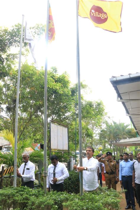 විදෙස්ගත ලාංකිකයන්ගෙන් දරු දැරියන්ට පාසල් උපකරණ