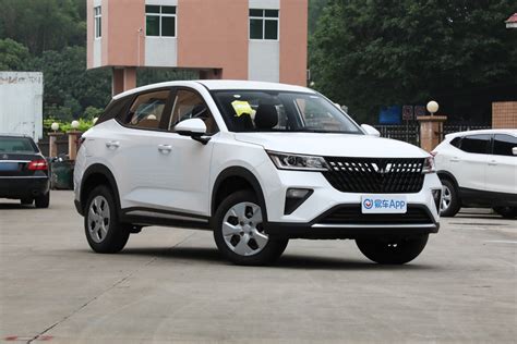 五菱星驰1 5L CVT畅爽型侧前45度车头向右水平图片 汽车图片大全 易车