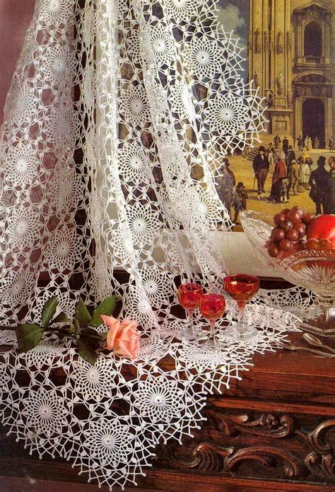 Delicate Round Motif Tablecloth Crochet Pattern ⋆ Crochet Kingdom