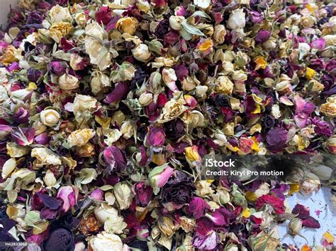 맛있고 건강한 천연 향기로운 엘리트 차의 멀티 컬러 보라색 차 꽃잎 배경 질감 0명에 대한 스톡 사진 및 기타 이미지 0명 갈색 건강관리와 의술 Istock
