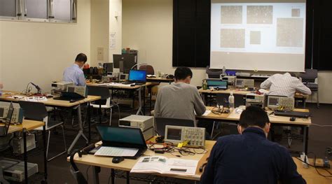 実習ヘッドホンアンプ製作で学ぶアナログ回路の基礎 年 月 日