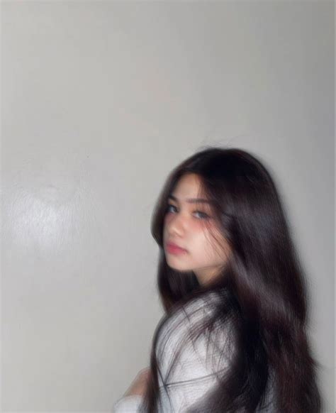 Self Portrait Poses Filipina Girls Ideas For Instagram Photos