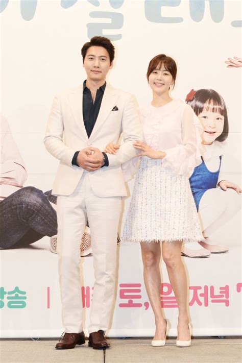 잉꼬부부 이상우 “아내 김소연이 대본 연습 도와줘” 헉스