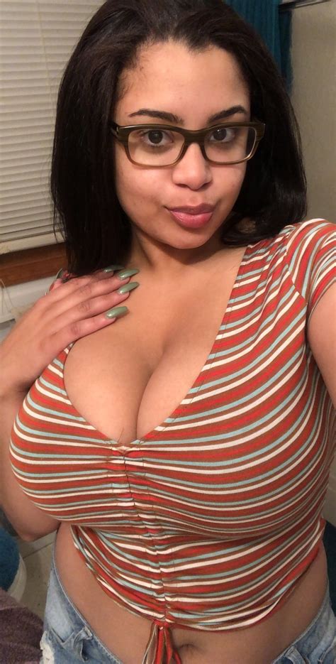 Social Media Freaks Shesfreaky