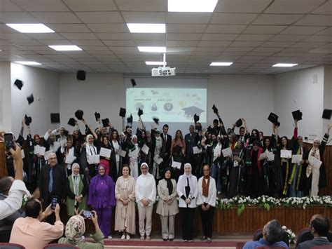 Asu كلية الآداب بجامعة عين شمس تكرم أوائل الأقسام