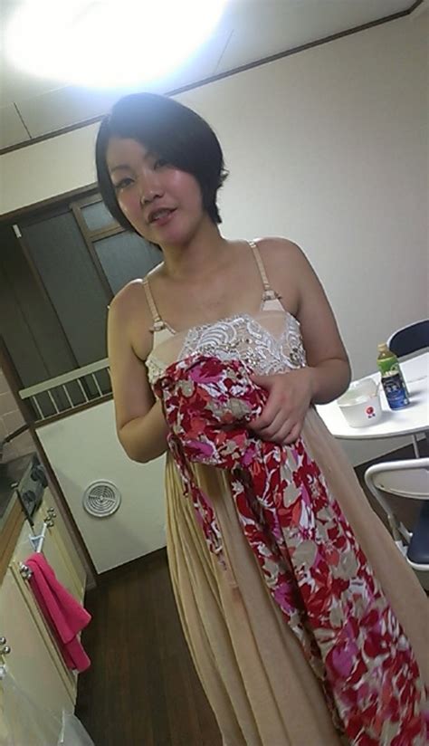 Short Haired Asian Brunette Sary Has Some Fun With Two Guys 34 Photos