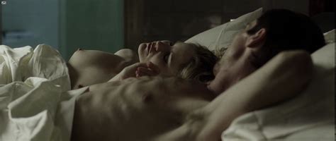 Naked Jennifer Jason Leigh In The Machinist