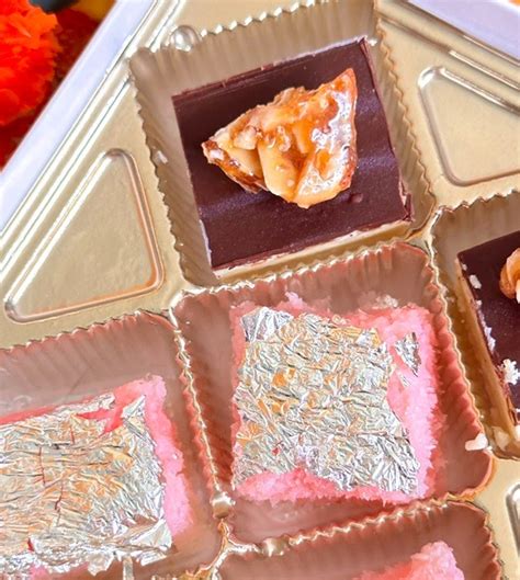 Assorted Mithai Box Swaadish By Neelma