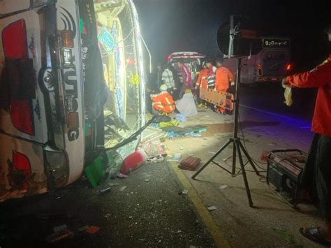 ရန်ကုန် မန္တလေးအမြန်လမ်းမကြီး၊ မိုင်တိုင်အမှတ် ၁၆၇ ၄ နှင့် ၁၆၇ ၅ ကြားတွင် ယာဉ်တိမ်းမှောက်မှုဖ