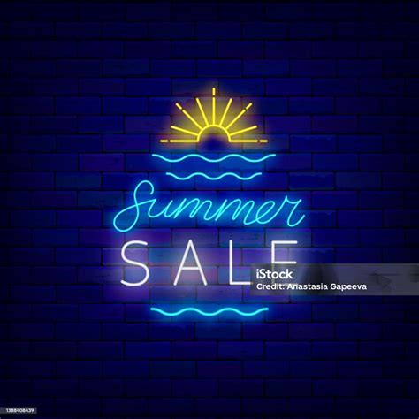 Sumer 판매 네온 간판 시즌 할인 컨셉 태양과 바다 엠블럼 밤 밝은 간판 벡터 일러스트레이션 네온에 대한 스톡 벡터 아트 및