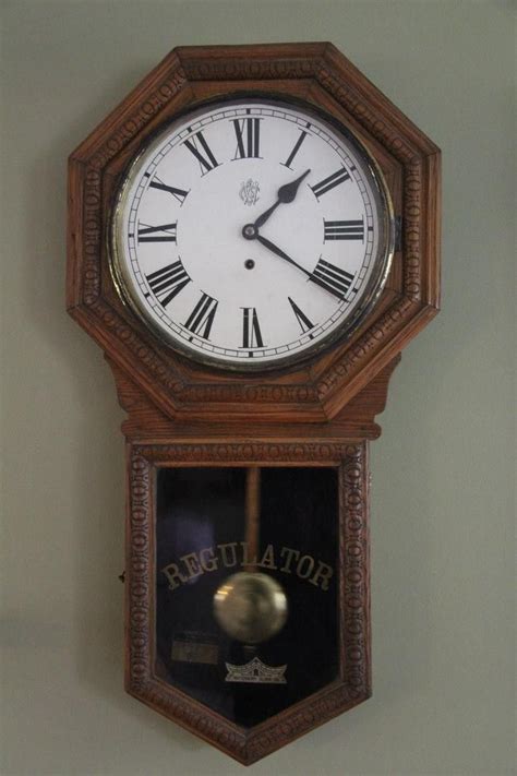 Waterbury Wall Clock Heron In Oak Running Strong Great Waterbury