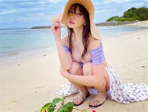 森咲智美、ふっくらバストから目が離せない爽やか美肌ショットに見惚れるファン続出 Entame Next アイドル情報総合ニュースサイト