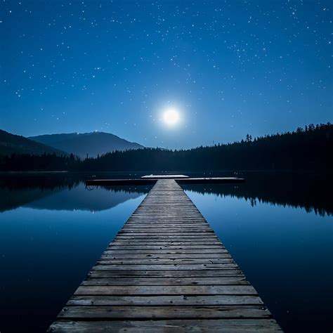 月の夜景HD壁紙無料ダウンロード Wallpaperbetter