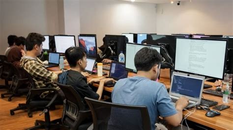 Hacktiv8 Bootcamp Data Analyst Indonesia Rumah Awan