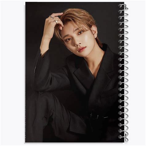 قیمت و خرید دفتر مشق 50 برگ خندالو مدل جاشوآ گروه سونتین Seventeen کد 21576