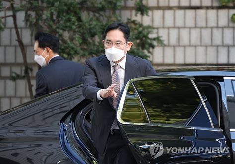 법정 향하는 이재용 삼성전자 부회장 연합뉴스