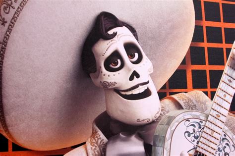 Interview With Benjamin Bratt From Coco • Mama Latina Tips