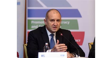 Румен Радев изрази съболезнования към испанския народ след смъртоносните наводнения