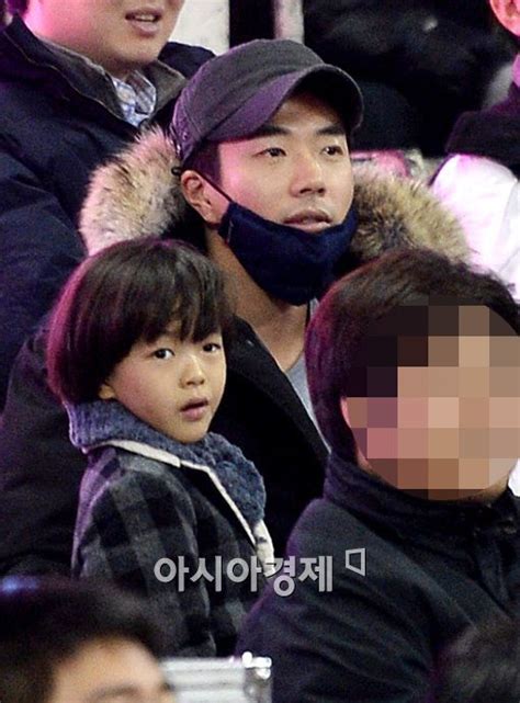 권상우 아들 룩희와 다정히 농구관람 연예 포토 토크 네모판