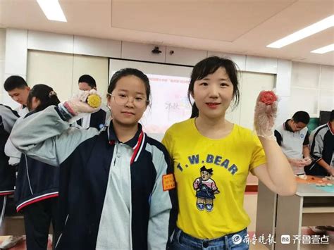 浓浓中秋情 快乐做月饼德州十中开展中秋节主题活动 劳动 中国 戴起