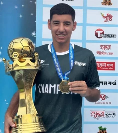 Futbol Juan Lescano Se Consagró Campeón En Bangladesh La Nueva Verdad De Rauch