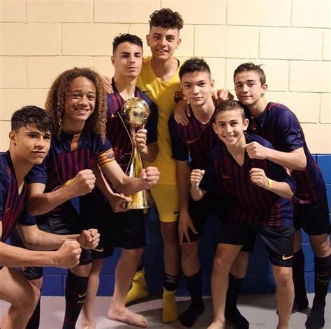 عکس زیر خاکی از لاماسیا طرفداری