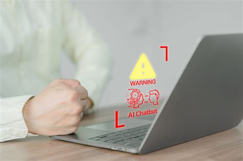 Ai 인공 지능과 채팅하십시오 스마트 Ai와 노트북을 사용하는 젊은 남자는 알림 오류 개념에 대한 삼각형 주의 경고 표시가 있는 인공 지능 챗봇을 사용합니다 Brand