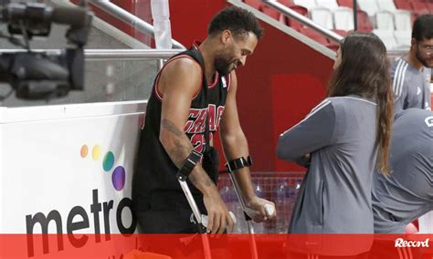Christopher Hedberg é Baixa Prolongada No Benfica Andebol Jornal Record