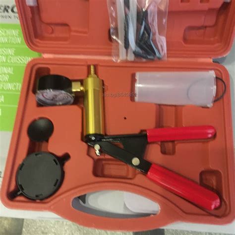 Вакуум помпа за обезвъздушаване на спирачки и съединители комплект Инструменти Пловдив