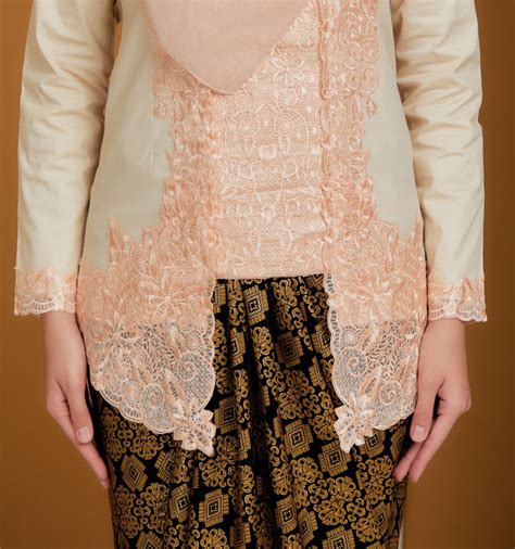 Byhisdaisy HQ BYHISDAISY KEBAYA SPECIALIST KEBAYA SULAM SEMI MEDIUM LABUH SET Kebaya