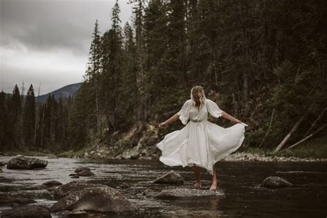 Hannah Hotchkiss Photography Lake Photoshoot Rainy Photoshoot Photo