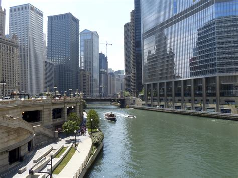무료 이미지 독 건축물 지평선 시티 마천루 강 운하 도시 풍경 도심 여행 반사 차량 미국 시카고 선착장 수로 탑 블록 고층 빌딩 일리노이