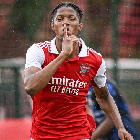 Borussia Dortmund Scout Arsenal 16yo With Complex Contract Situation
