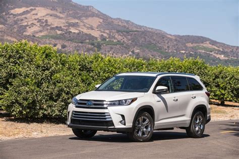 Best Gas Mileage Suvs Most Fuel Efficient Suvs For 2019 Edmunds