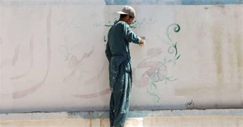 طالبان از آغاز طرح دیوارنگاری پیام‌های خود بر روی هزاران مترمربع دیوار در هرات خبر دادند