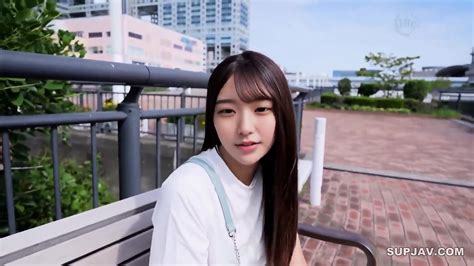 AI Current Female College Babe Influencer