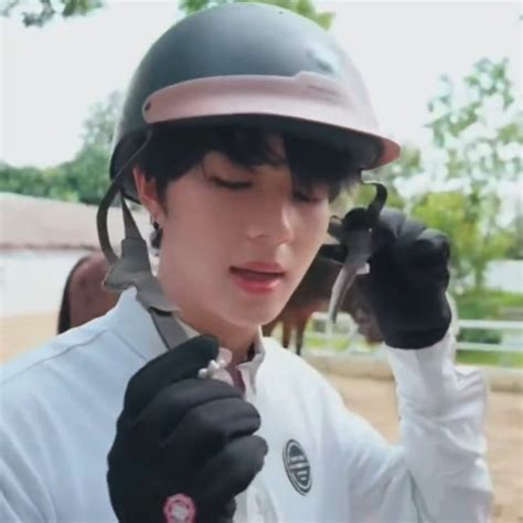 ကဲ အိပ်ချိန်ကို မအိပ်သေးတဲ့သူတွေ ပြန်ချွဲကြပ်ရအောင်လို့ တစ်ယောက်တည်းတော့ မခံစားနိုင်ဘူး 🤭