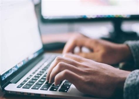 How To Manually Arrange Or Move Desktop Icons In Windows 10 Feed Buzzard