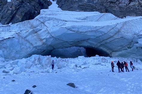 Big Four Ice Caves Trail Winter Hike In Washington Worth Braving The Cold