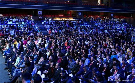 Нийгмийн эрүүл мэндийн тусламж үйлчилгээний тухай анхдагч хуулийг гардууллаа