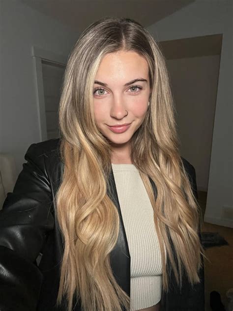 The Face Of A Girl Whos Heading Out For The Night 🖤 Rfaces