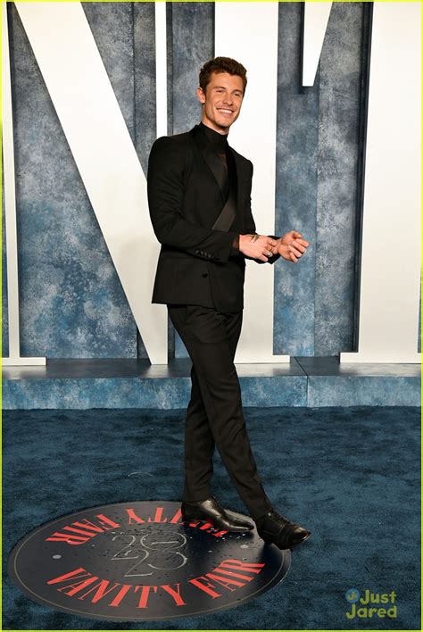 Sabrina Carpenter Olivia Rodrigo Yara Shahidi More Step Out For Vanity Fair Oscars Party