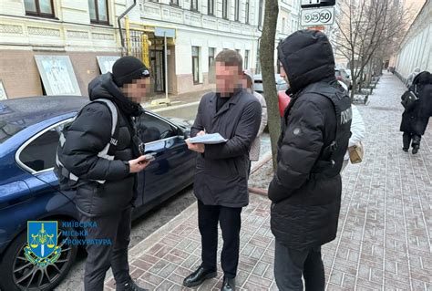 Під час ремонту столичного ліцею посадовці та підприємці привласнили 2 2 млн гривень Читайте на